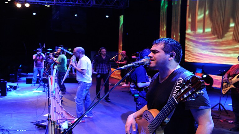 Los Tekis Dir:Christian Valente | Christian Valente